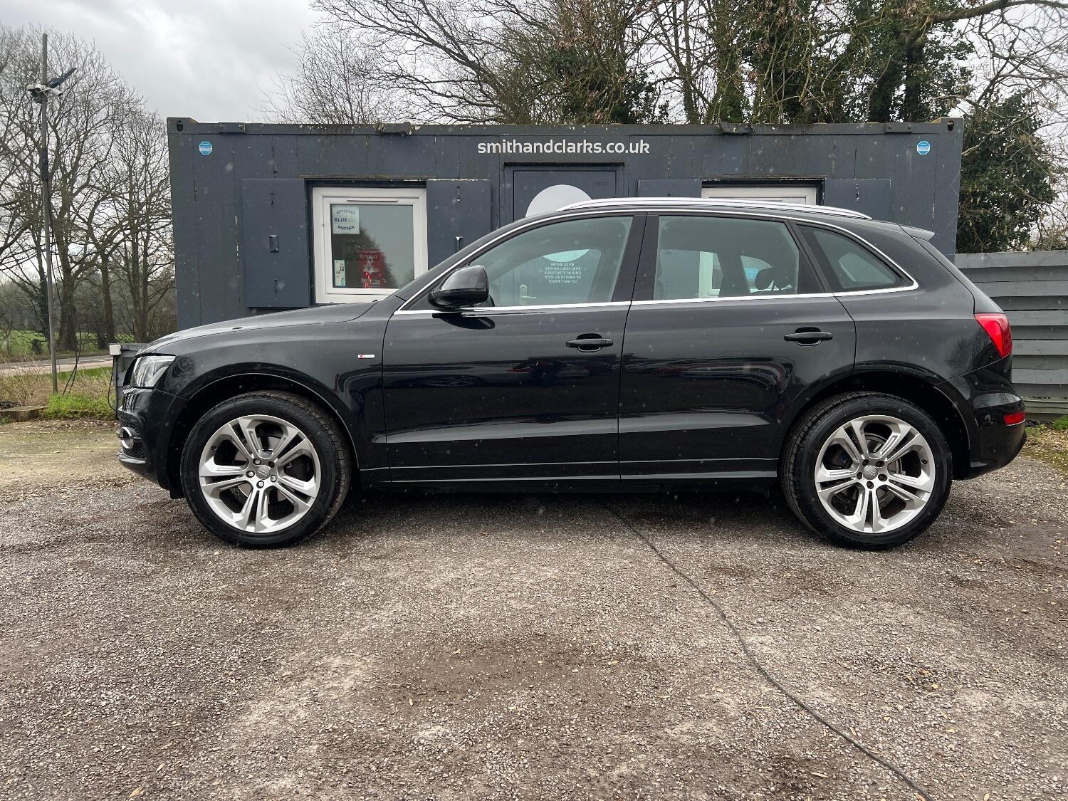 SOLD - Used AUDI Q5 2012 Black in Andover, Hampshire | Smith and Clarks