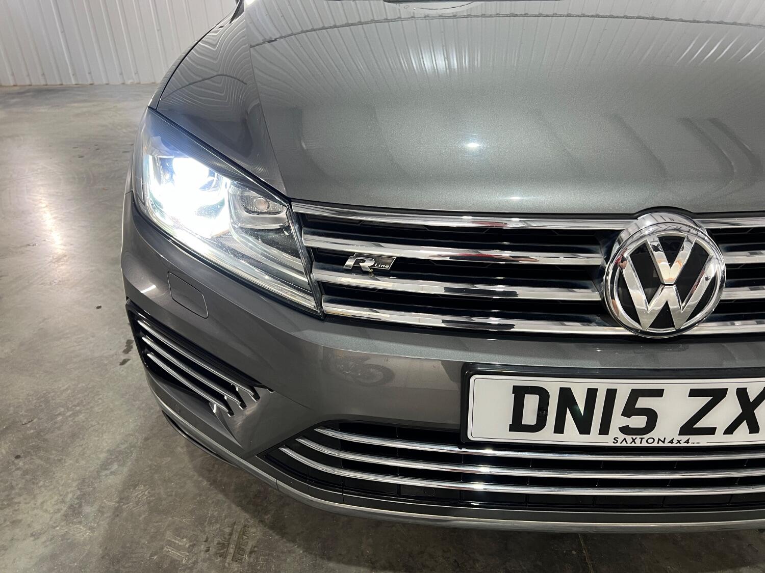 SOLD - Used VOLKSWAGEN TOUAREG 2015 Grey in Andover, Hampshire | Smith ...