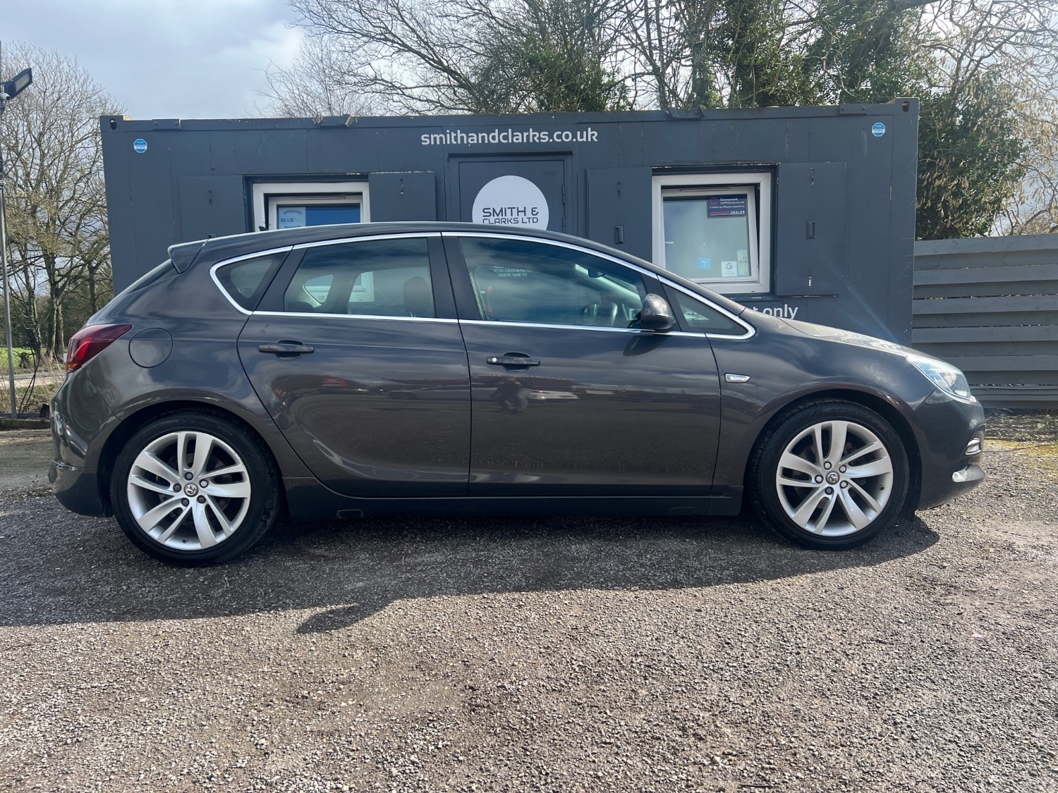 Used VAUXHALL ASTRA 2015 Grey in Andover, Hampshire | Smith and Clarks