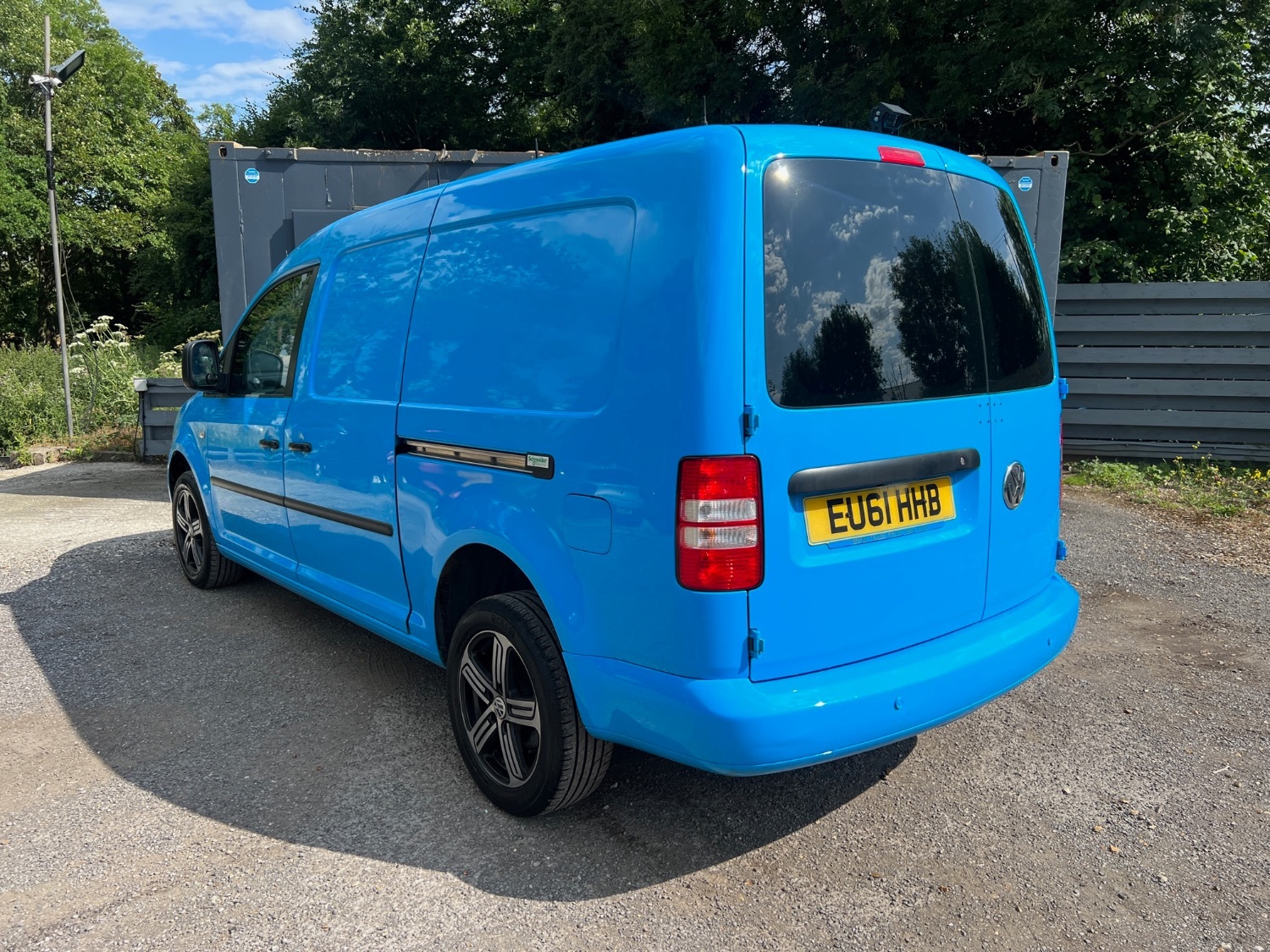 Used VOLKSWAGEN CADDY MAXI 2011 Blue in Andover, Hampshire | Smith and ...